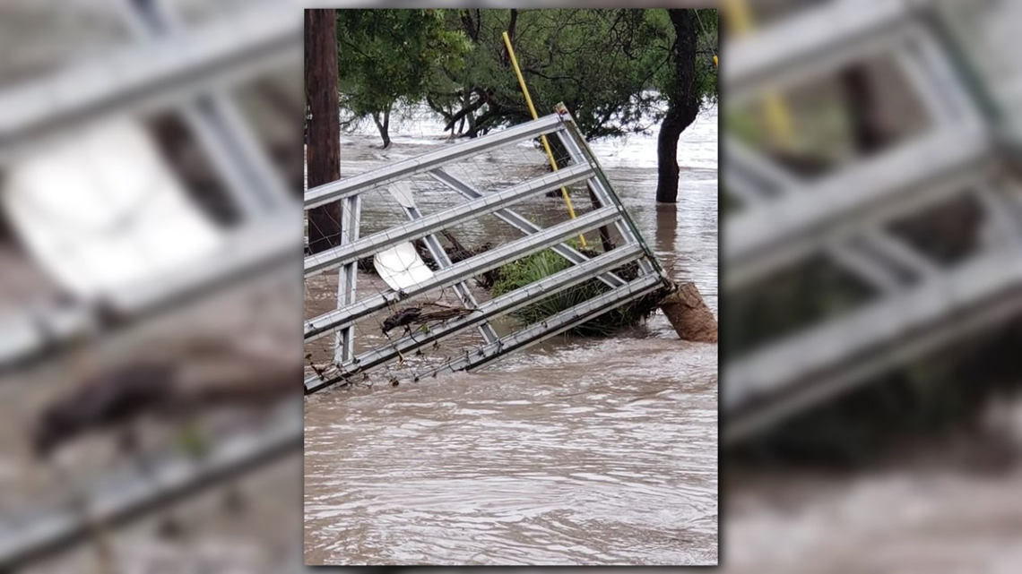 South Llano River flooding in Junction, TX: Map with flood category ...