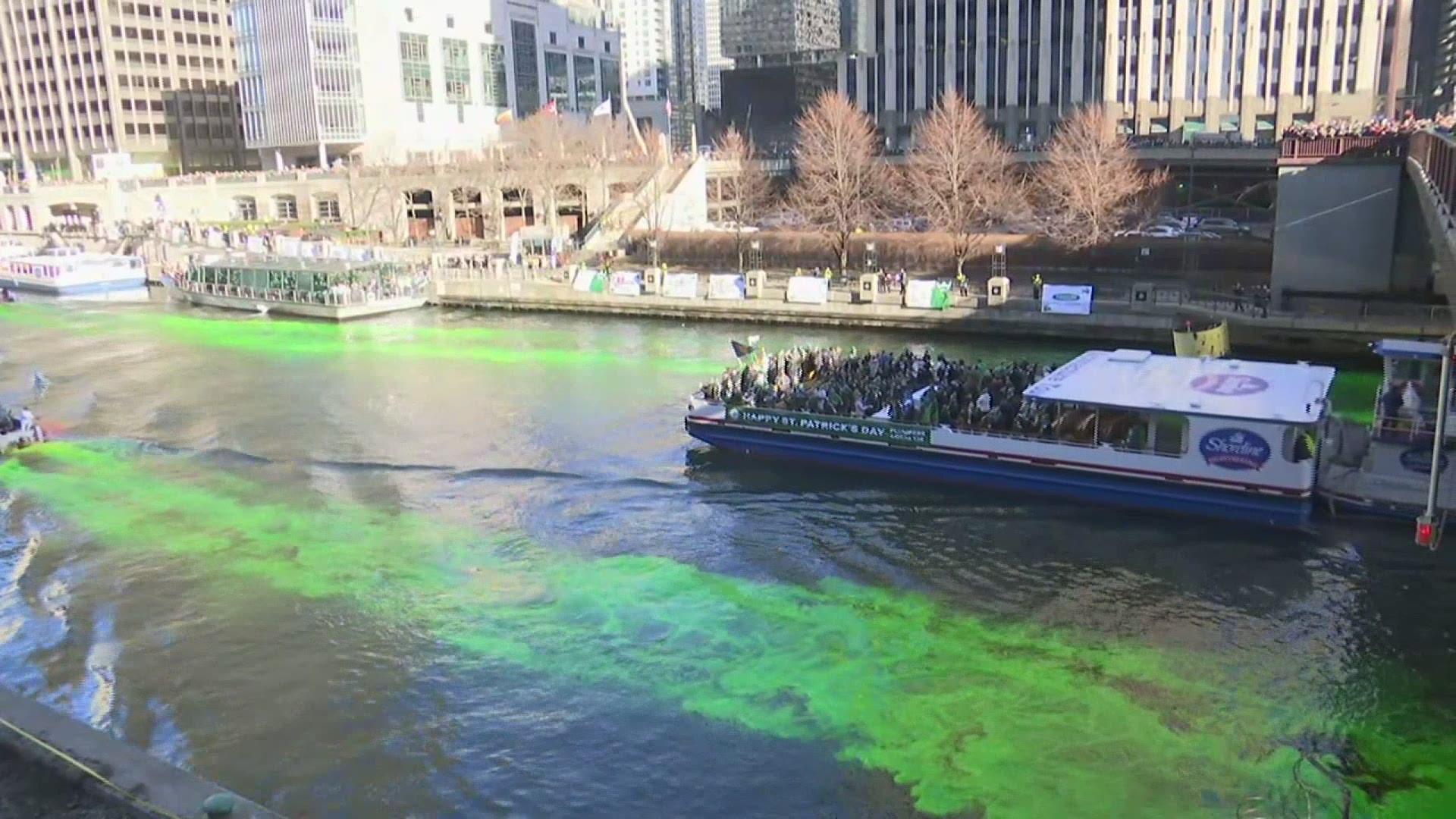 Chicago River dyed green ahead of St. Patrick's Day celebrations ...