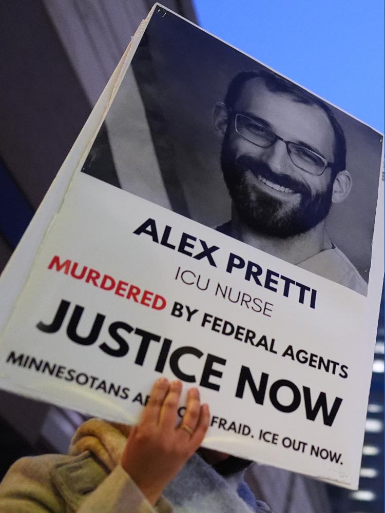2 federal officers fired shots during encounter that killed Alex Pretti ...