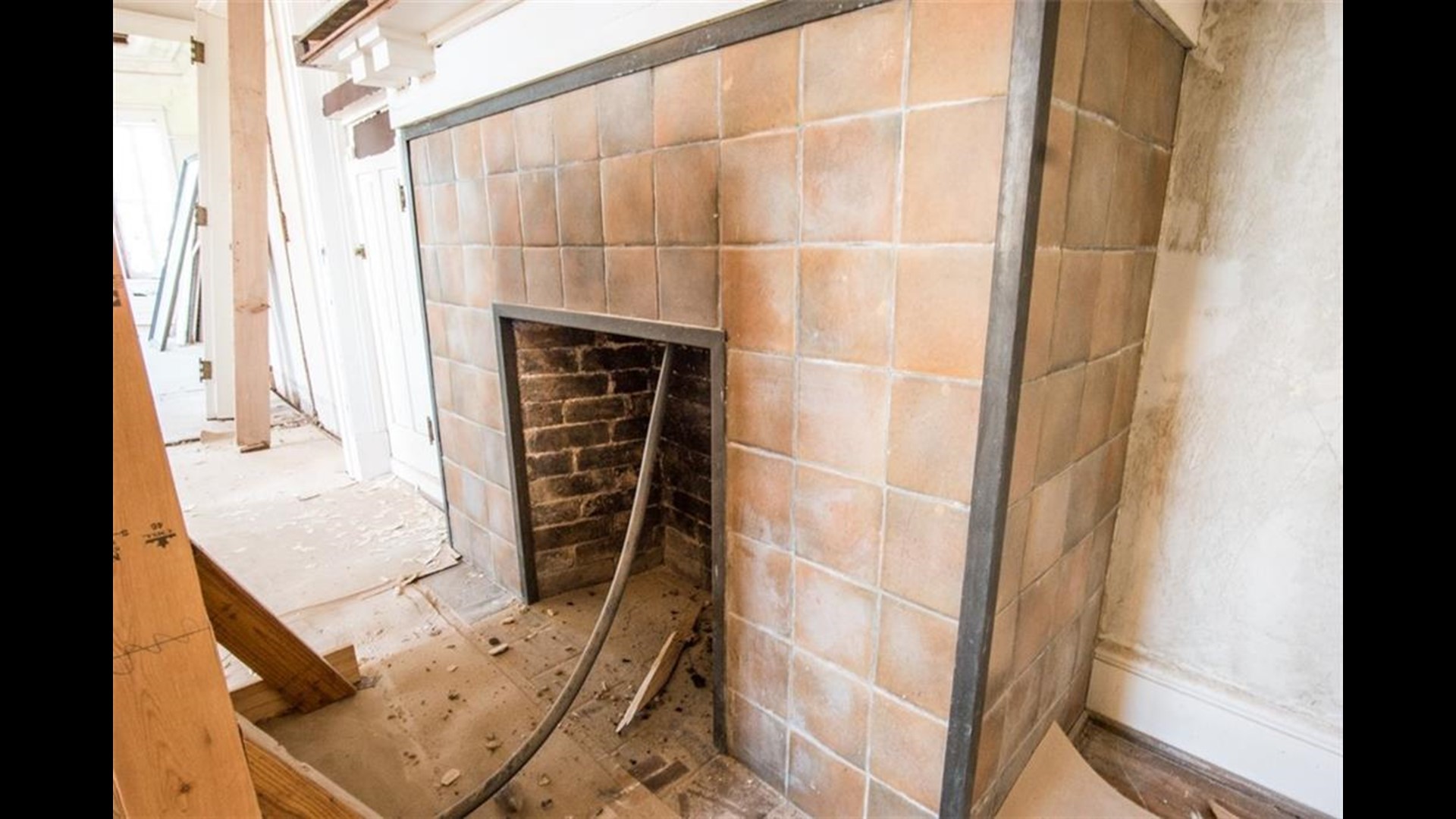 Chip and Joanna Gaines buy Cottonland Castle in Waco | kcentv.com