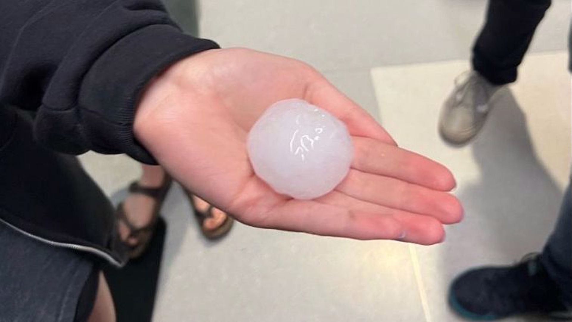Explainer: How does large hail, size of baseballs, form? | kcentv.com