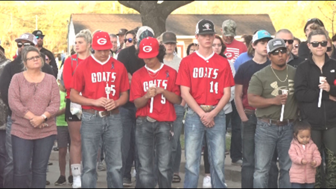Groesbeck community held prayer vigil for Trooper Chad Walker | kcentv.com