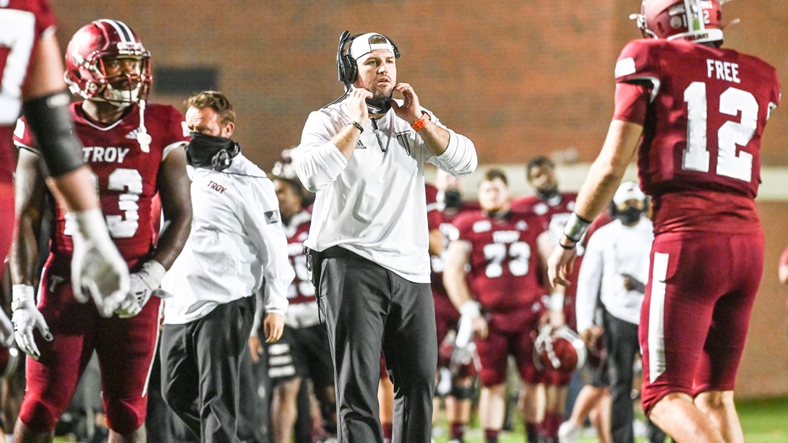 More new offensive coaches named for Baylor football | kcentv.com