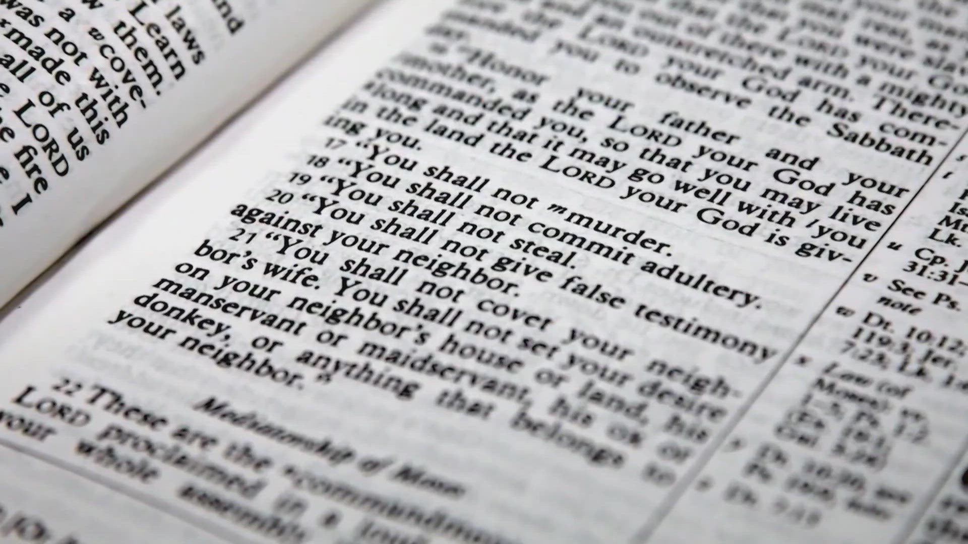 Central Texans react to Ten Commandments in public schools | kcentv.com