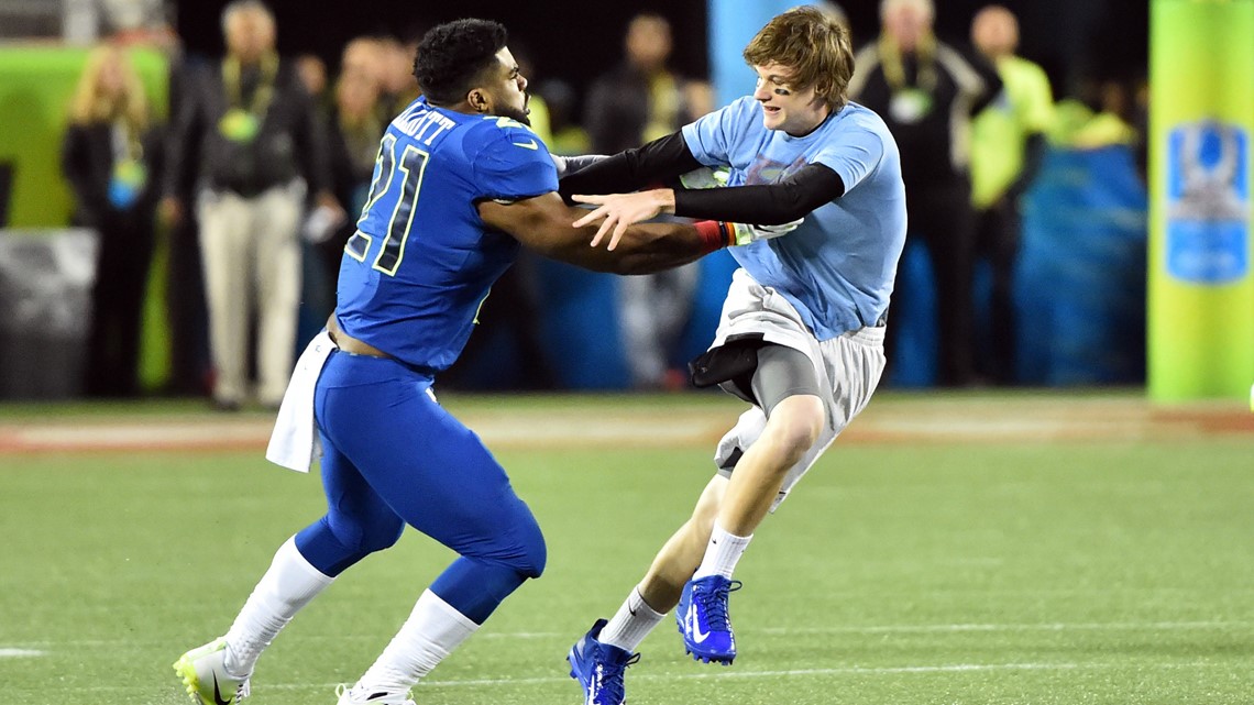 Watch: Zeke Elliott tackles fan who ran on the field at the Pro Bowl ...