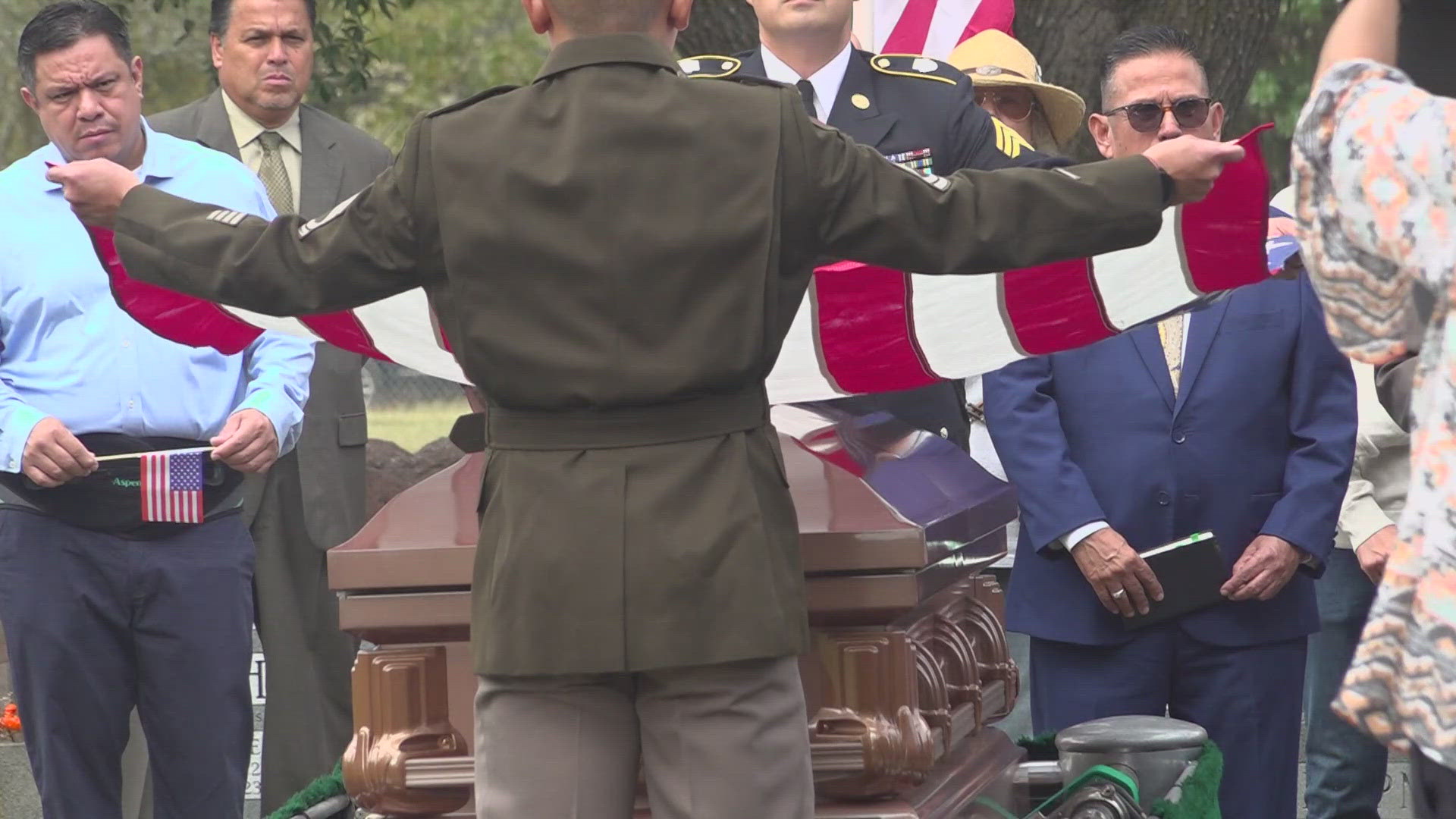 Waco WWII Veteran laid to rest with military honors amid government ...