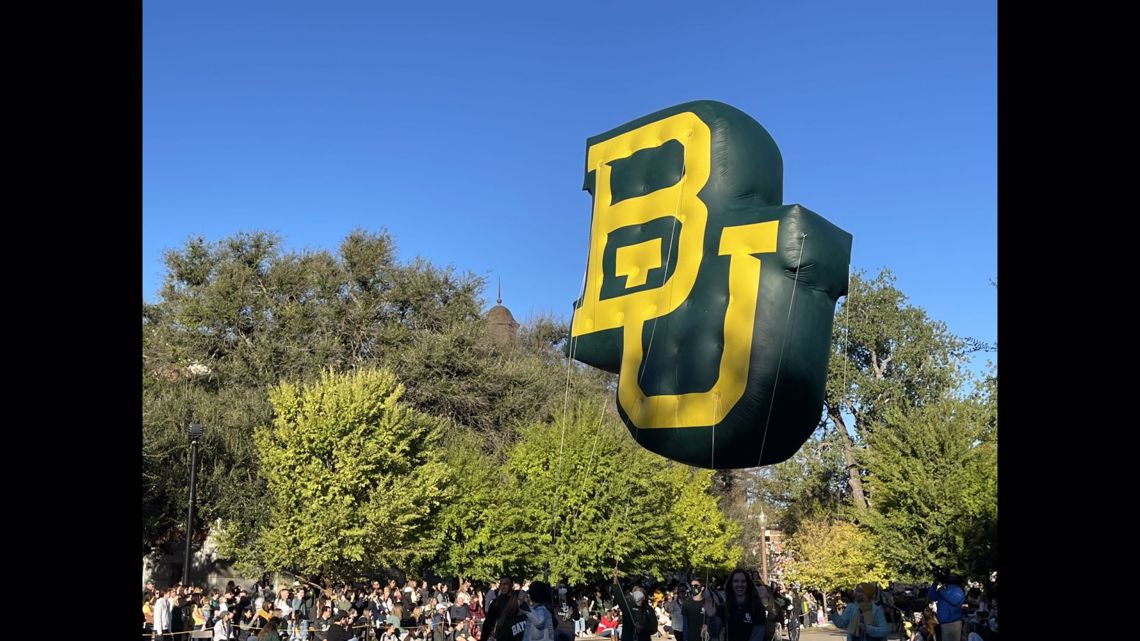 PHOTOS | 2021 Baylor Homecoming Parade | kcentv.com