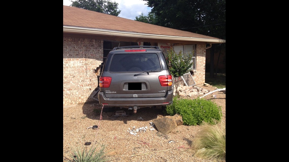 SUV crashes into Whitney home, police investigate | kcentv.com