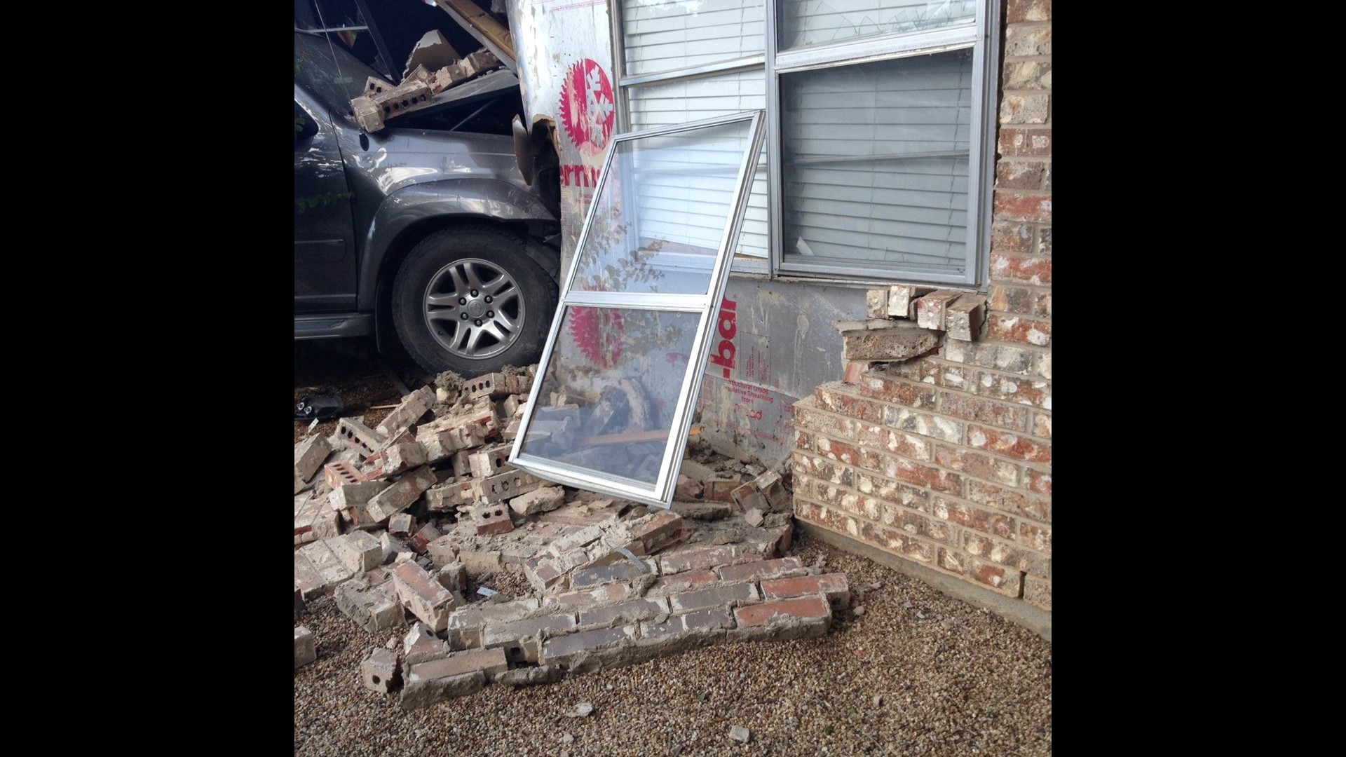 SUV crashes into Whitney home, police investigate | kcentv.com