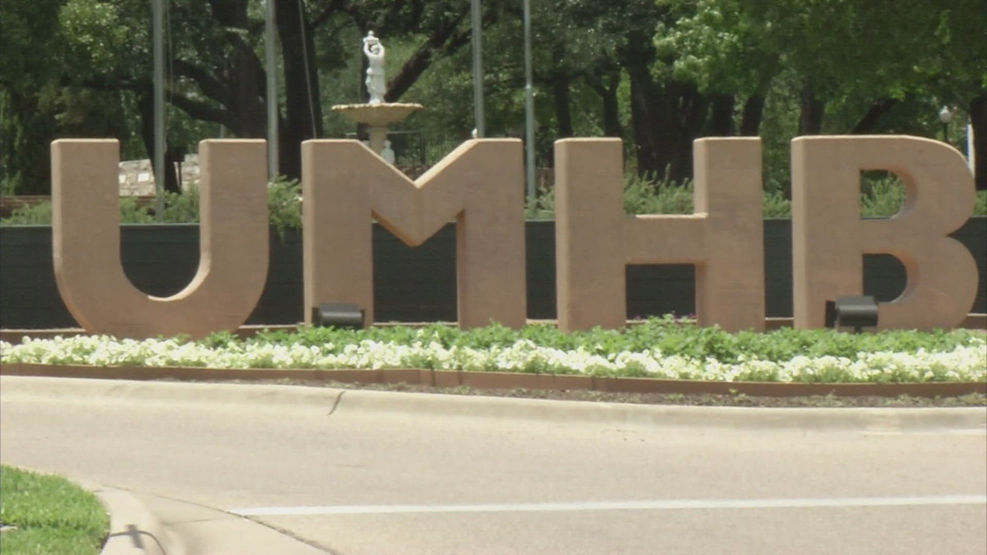 UMHB students and community gather for the 10th annual Latino Fest ...