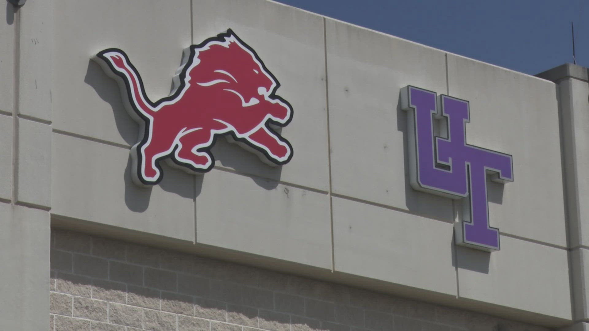 Rivals Waco High, University High School host joint pep rally ahead of ...