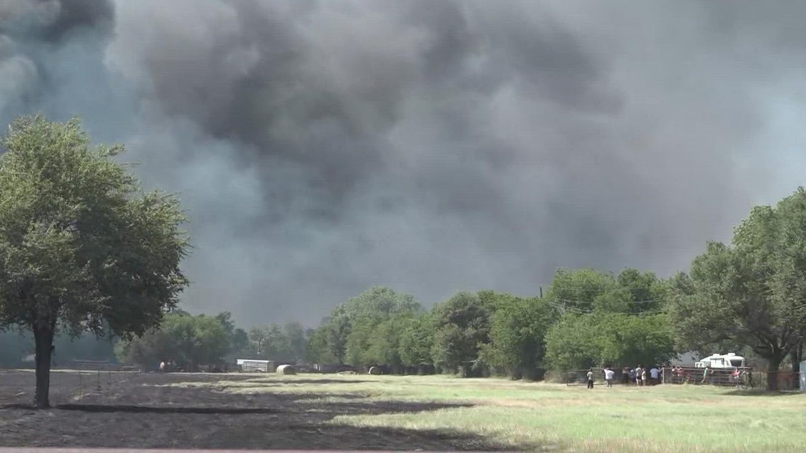 Breaking: Massive fire causing home evacuations in Waco | kcentv.com