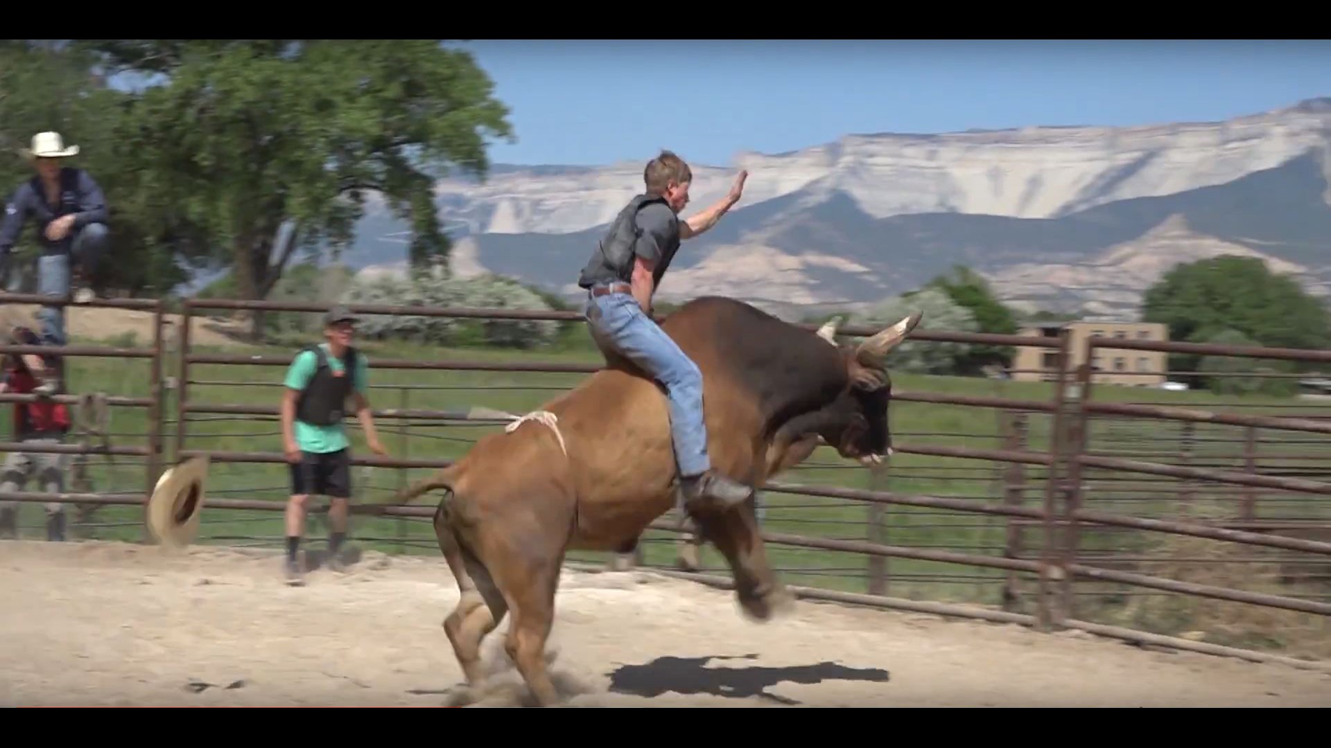 Pro bull riding tips at Bad Dog Rodeo | kcentv.com