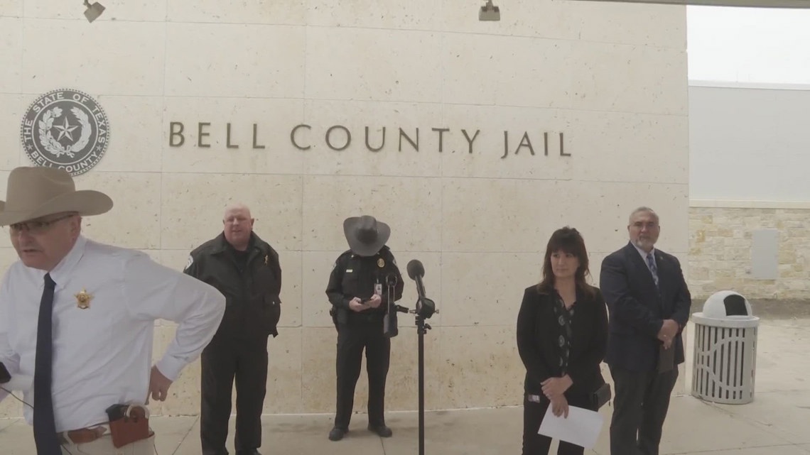 Bell County officials hold press conference on inmate that escaped ...