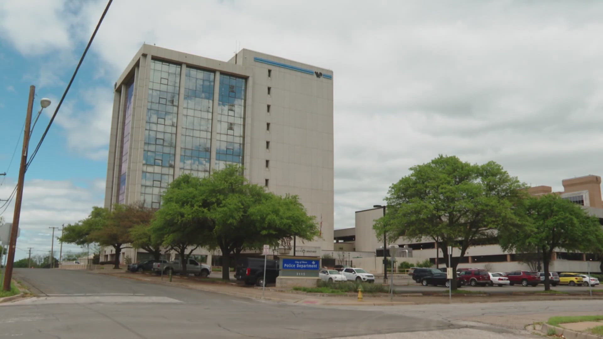 Waco PD honors victims of violent crimes with annual Tree of Angels ...