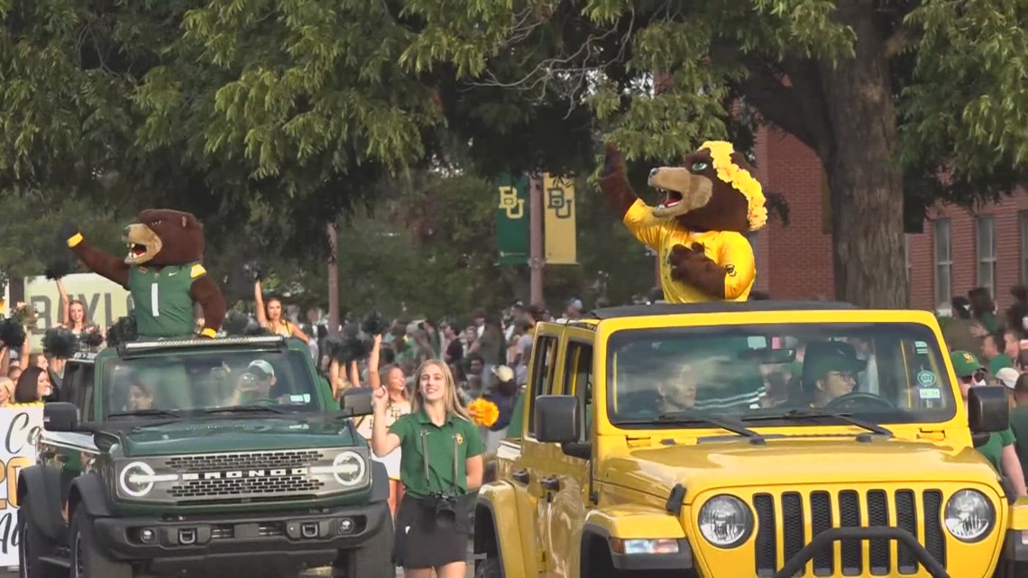 Baylor University’s Homecoming Parade Nation's Largest, Oldest | kcentv.com