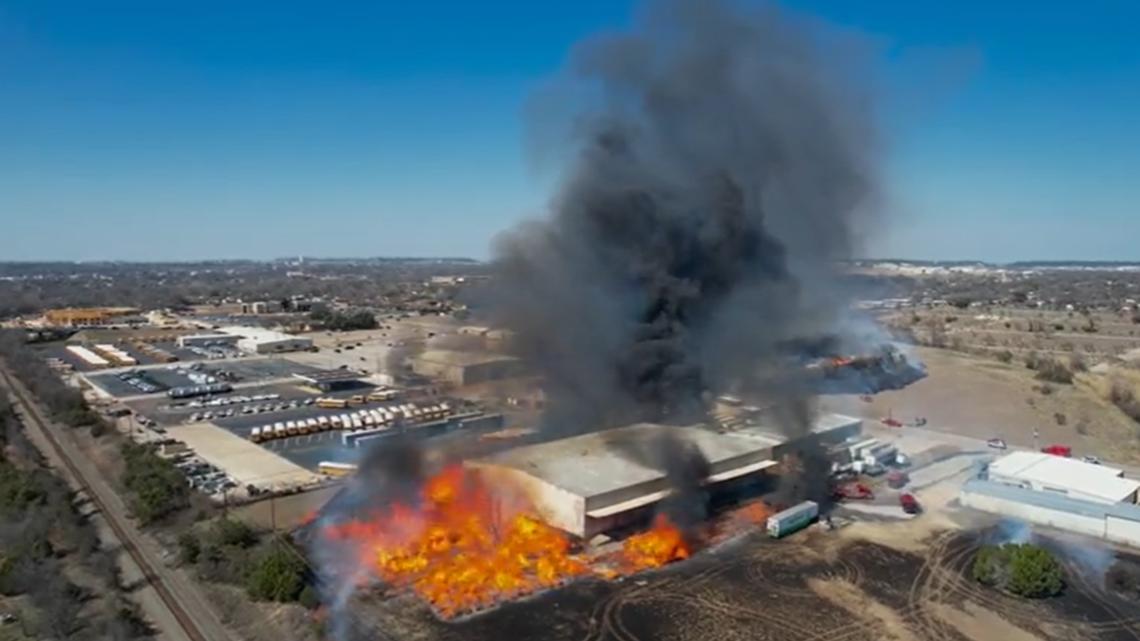 Dramatic aerial footage captures wind-driven fire destroying Killeen ...