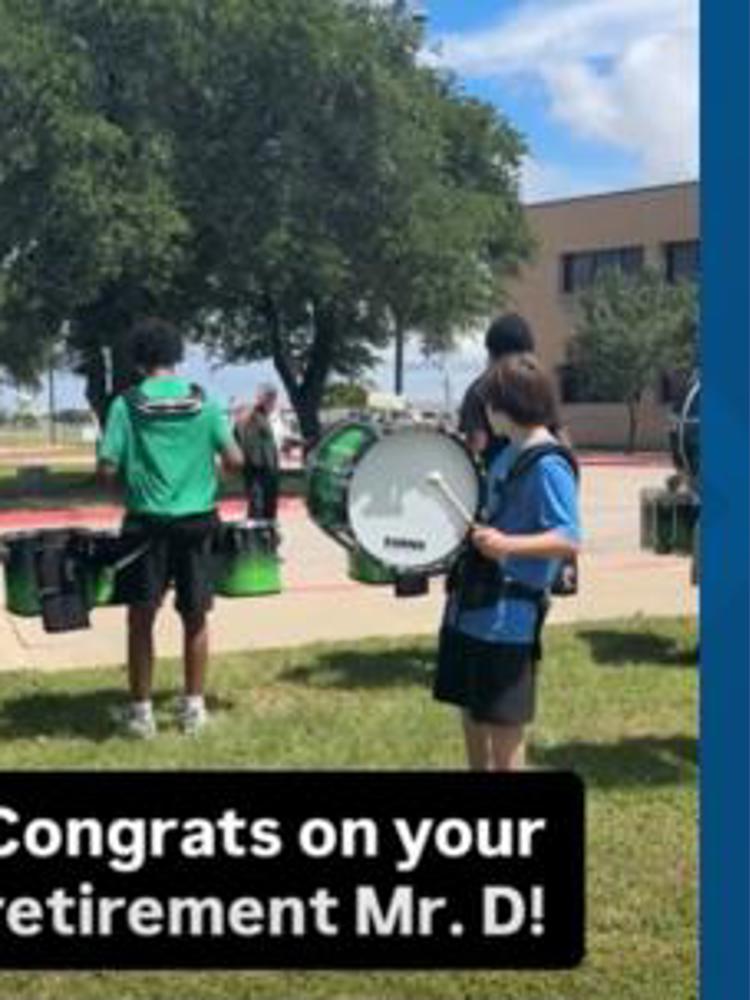Ellison High School students honor retiring principal on last day ...
