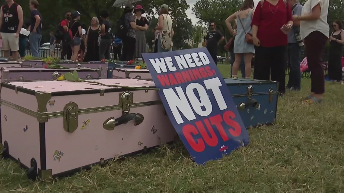 Texas Flooding | Kerr County updates, Texas parents White House protest ...