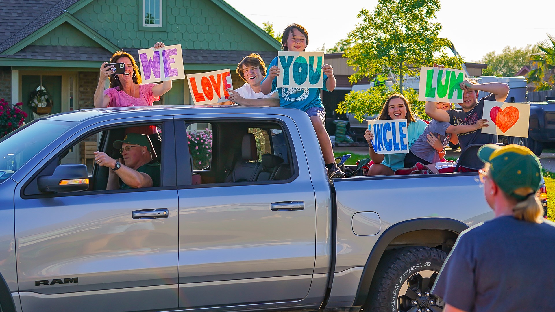 Baylor community supports beloved softball coach | kcentv.com