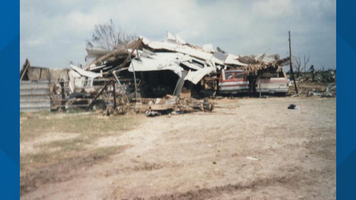 Survivors remember deadly 1997 tornado in Jarrell | kcentv.com