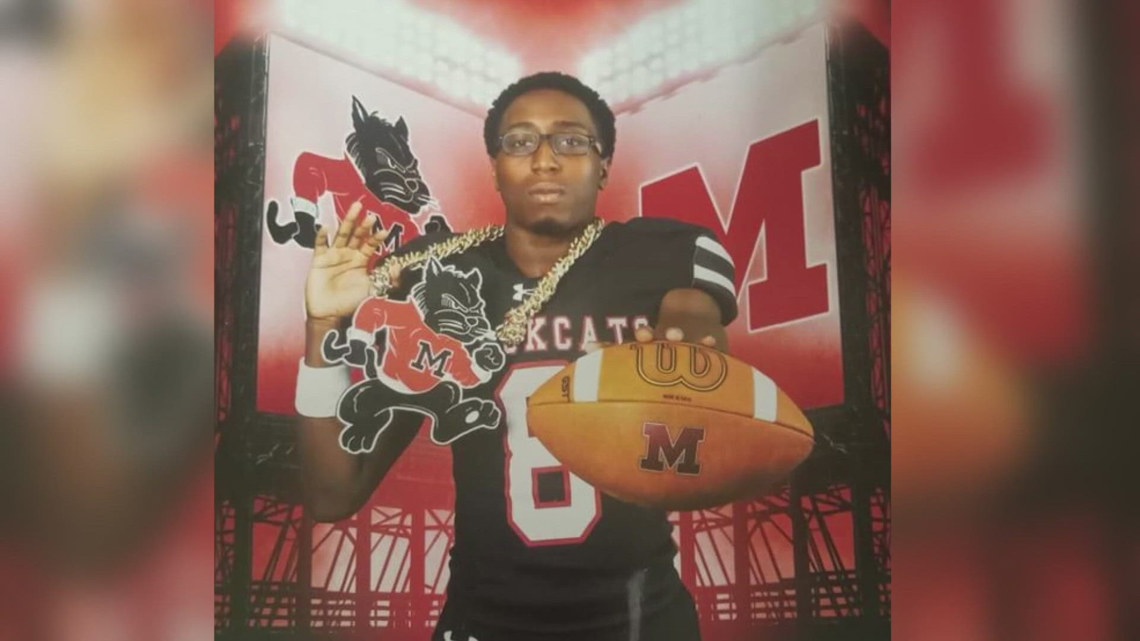 Mexia honors football player before rivalry game against Groesbeck ...