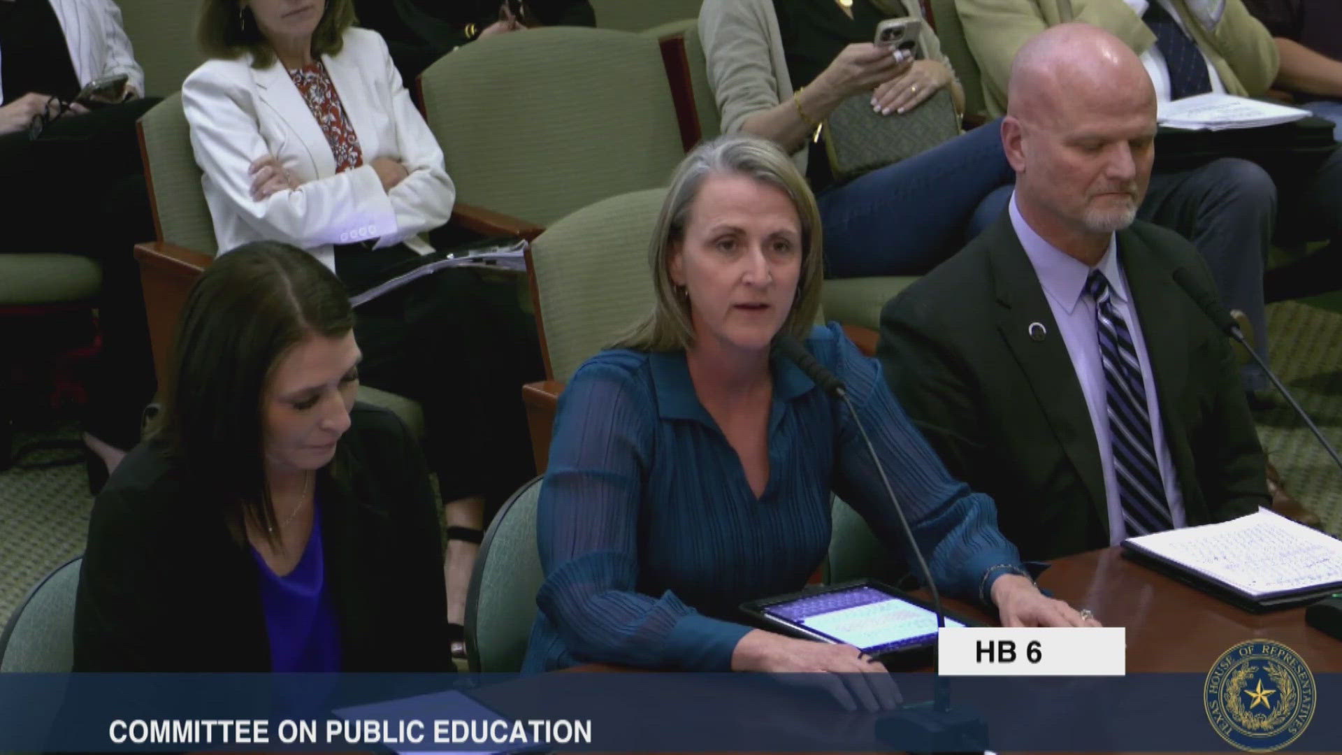 Texas bans student cellphone use in schools under 2025 law | kcentv.com