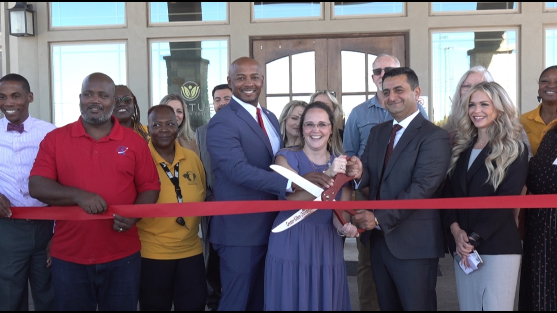 Texas Rangers Unveil Special Logo To Commemorate Final Season at Globe ...