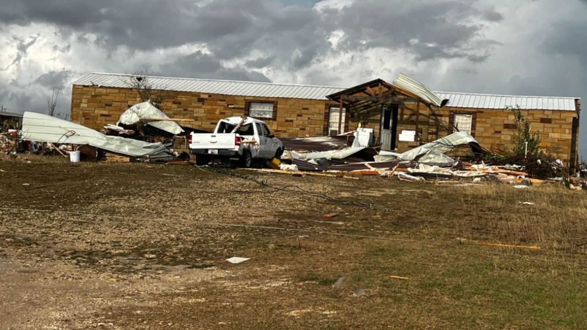 Jarrell family hit by 1997 tornado decides to move away | kcentv.com