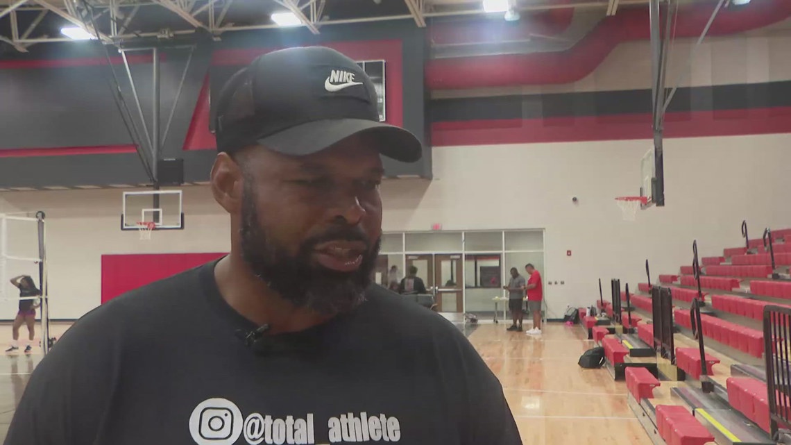 Former NFL players Derrick and Dwight Johnson return to Waco to inspire ...