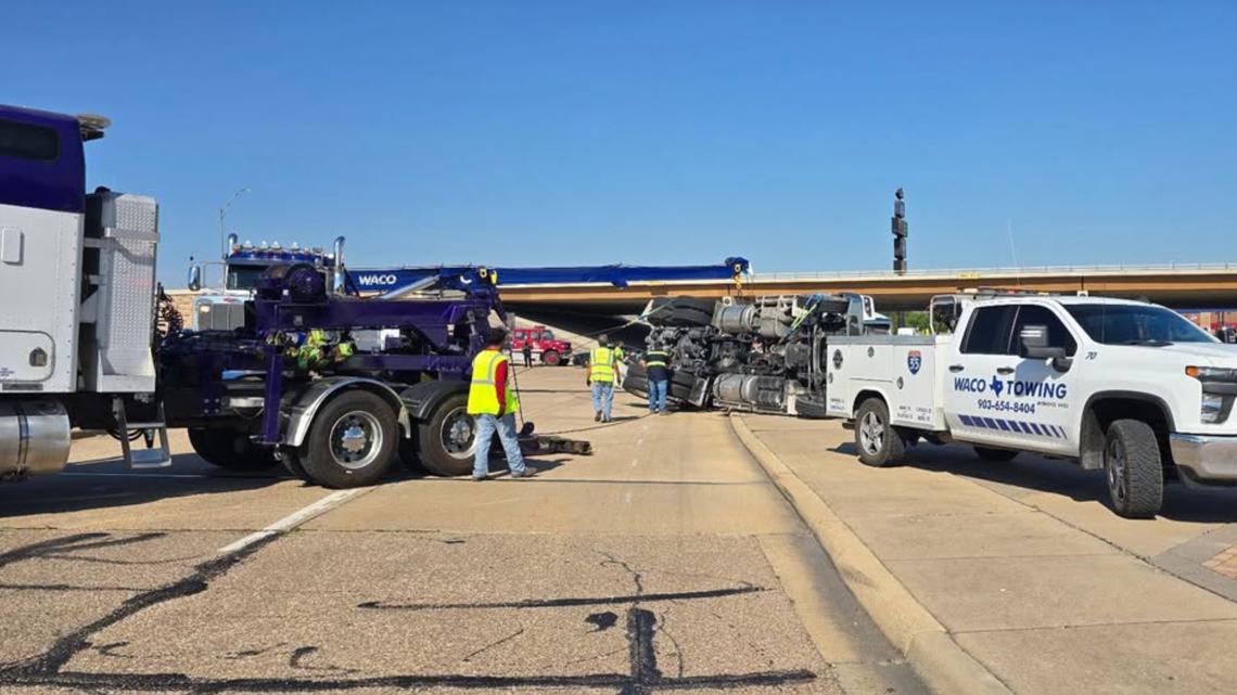 Lacy Lakeview Police Department on scene of major accident on I-35 ...