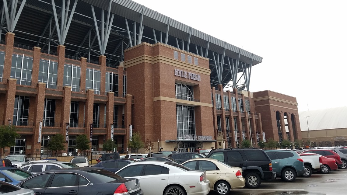 Texas A&M's first ever female mascot handler shows what it takes to ...