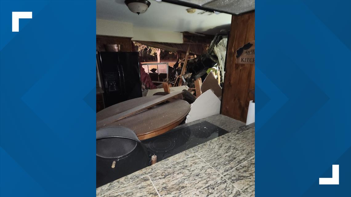 Marlin, TX News | Semi crashes into Marlin home | kcentv.com