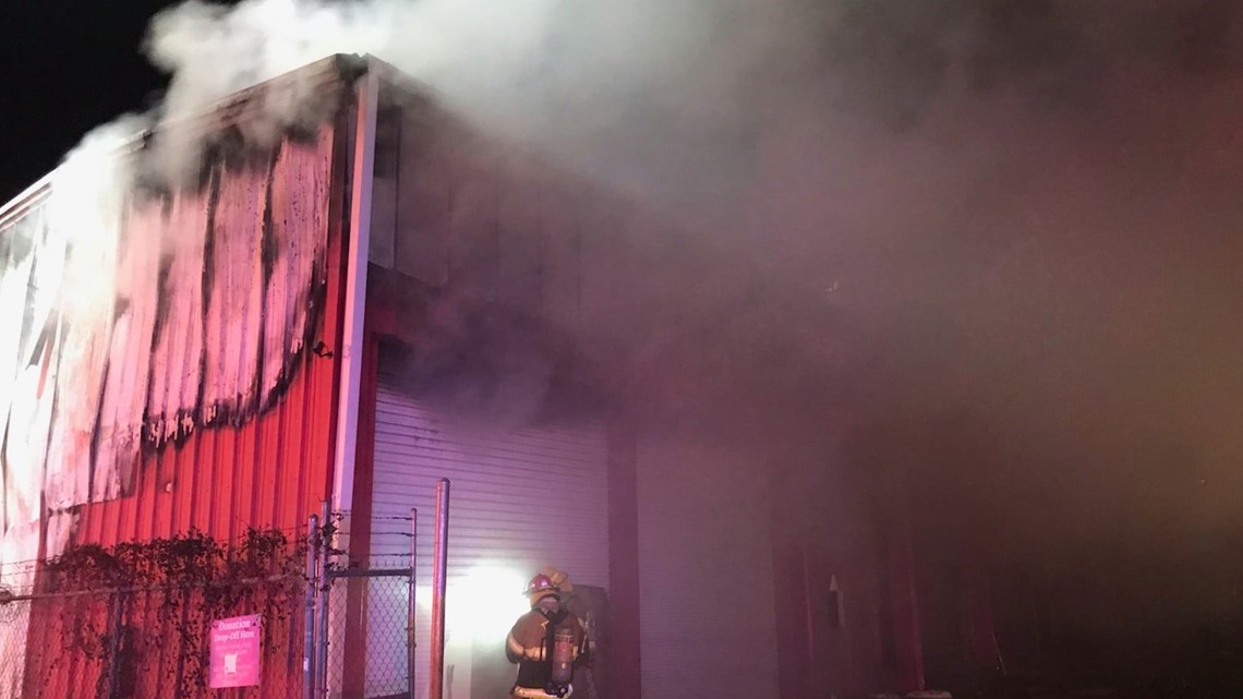 Fire burns building behind Temple thrift store Monday morning | kcentv.com