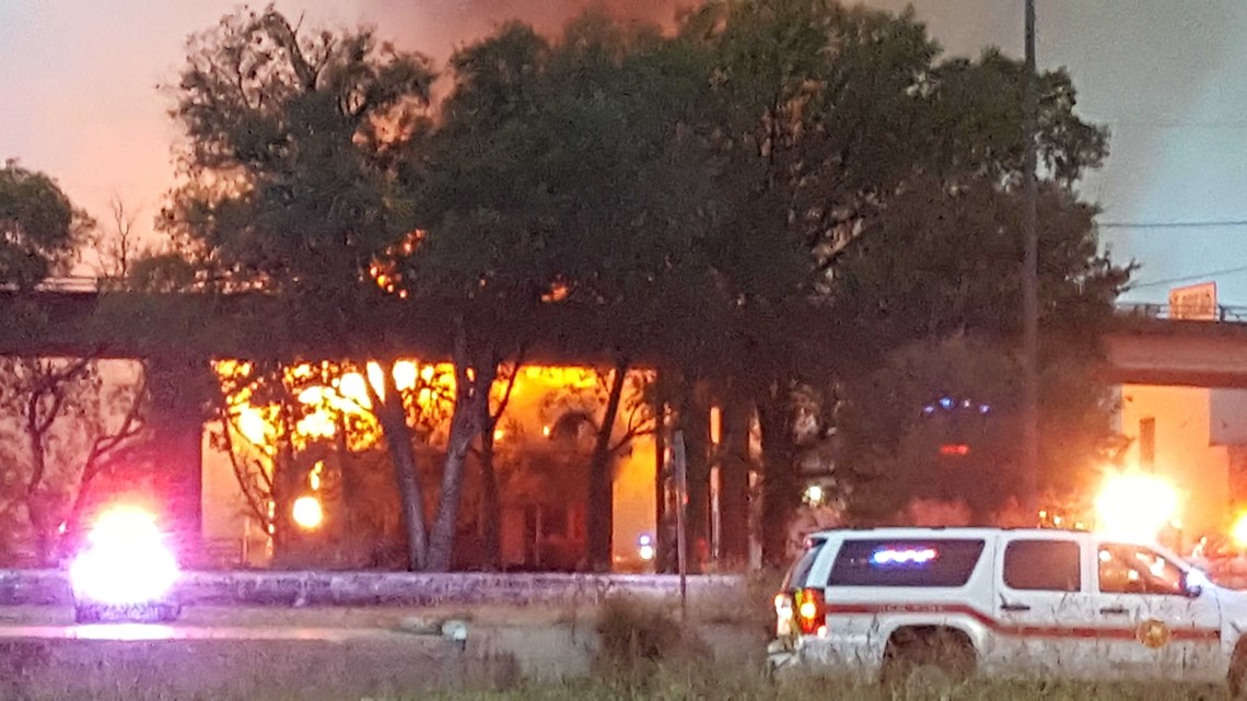 Commercial building fire in downtown Waco | kcentv.com