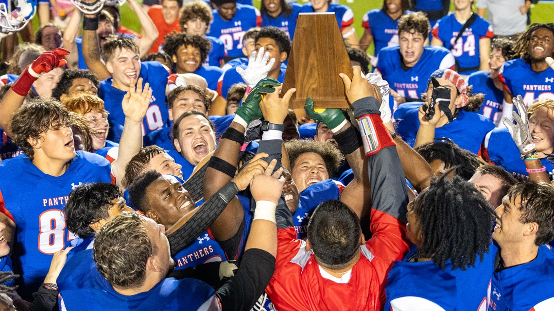 Midway overcomes adversity to win first place district title | kcentv.com