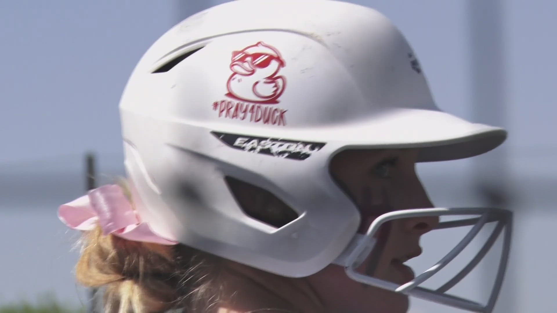 Standing behind coach, Riesel softball chases history | kcentv.com