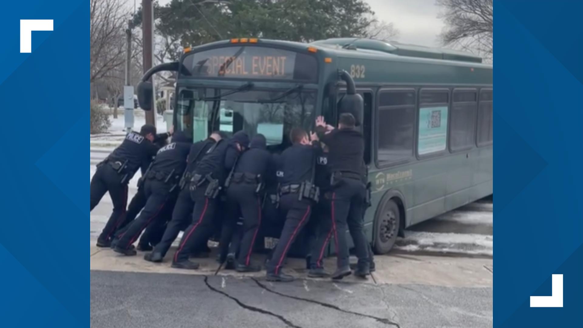 Waco Police free bus stuck on ice during winter storm | kcentv.com