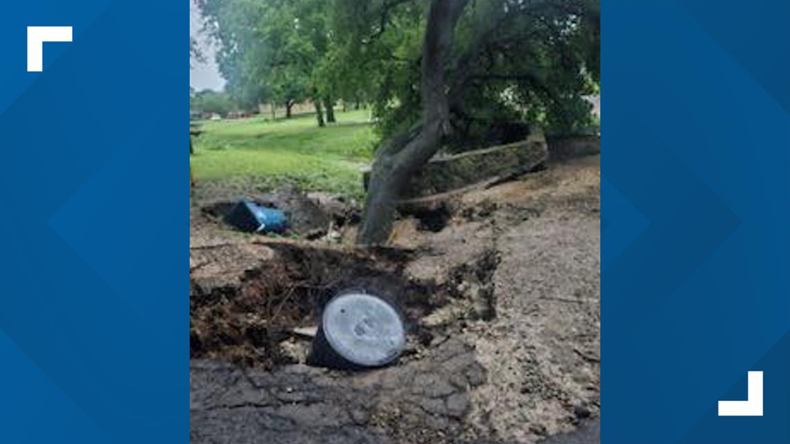 E Glendale Street partially closed in Mexia, Texas | kcentv.com