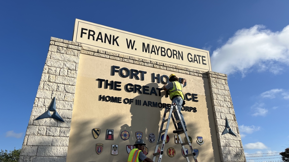 Fort Hood, TX: New signage installed at Frank W. Mayborn Gate | kcentv.com
