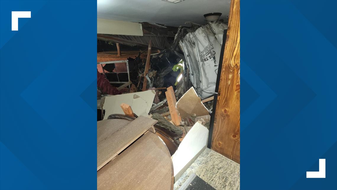 Marlin, TX News | Semi crashes into Marlin home | kcentv.com