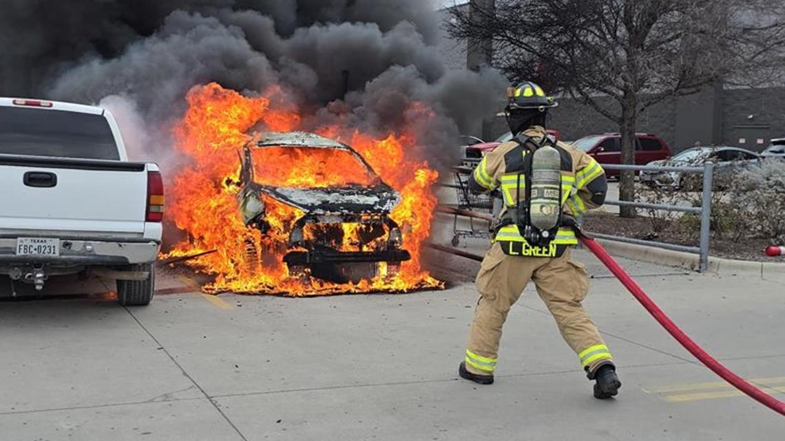 Multiple cars damaged in fire at Harker Heights Sam's Club | kcentv.com