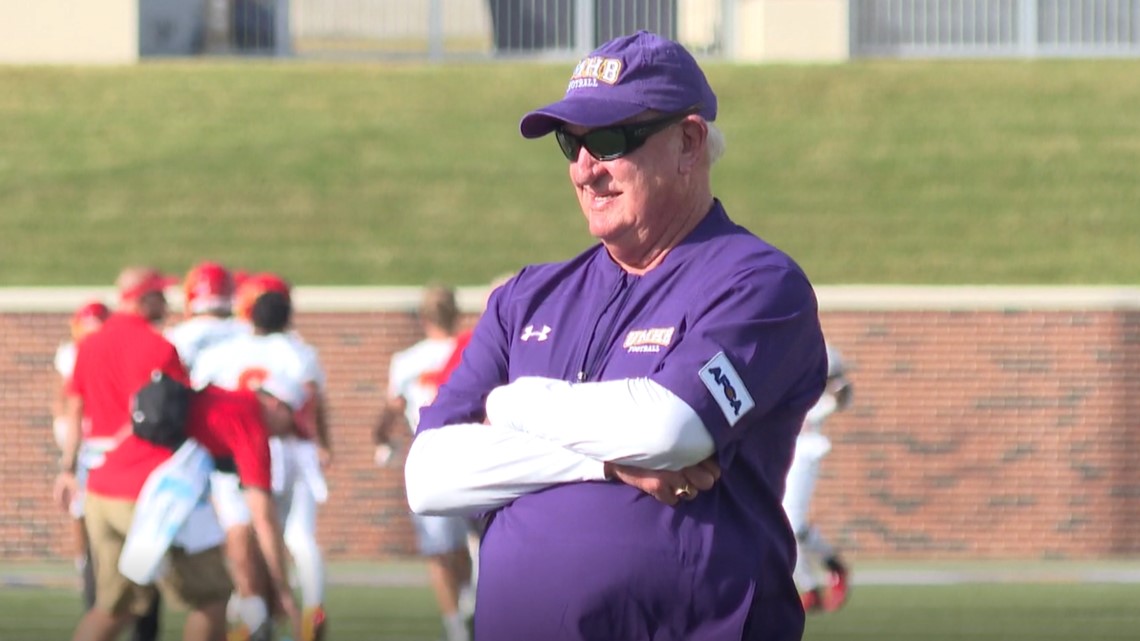 Passing The Torch Umhb Football Celebrates The Past Alongside The