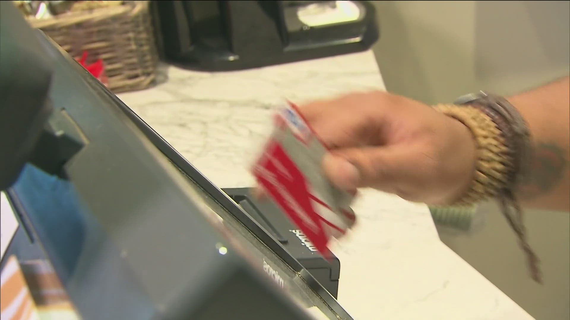 As Trump's deadline for a cap on credit card rates looms, banks have ...