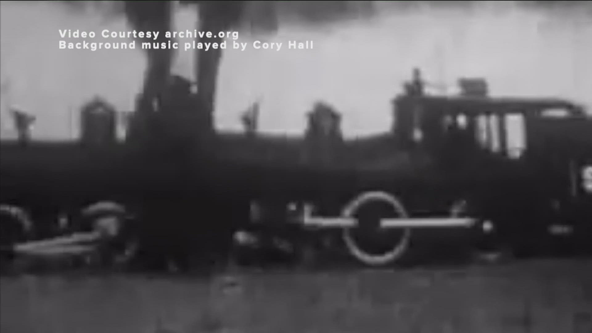 Looking back at when thousands of Texans gathered to watch two trains collide | kcentv.com