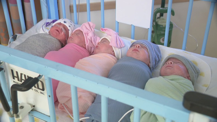'We'll figure it out': Family welcomes 'extremely rare' quintuplets in ...